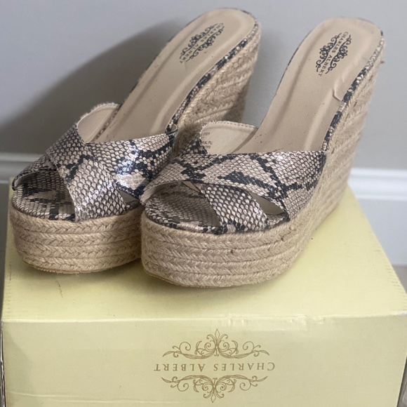 Charles Albert | Shoes | Charles Albert Wedge Sandal Size 7 | Poshmark